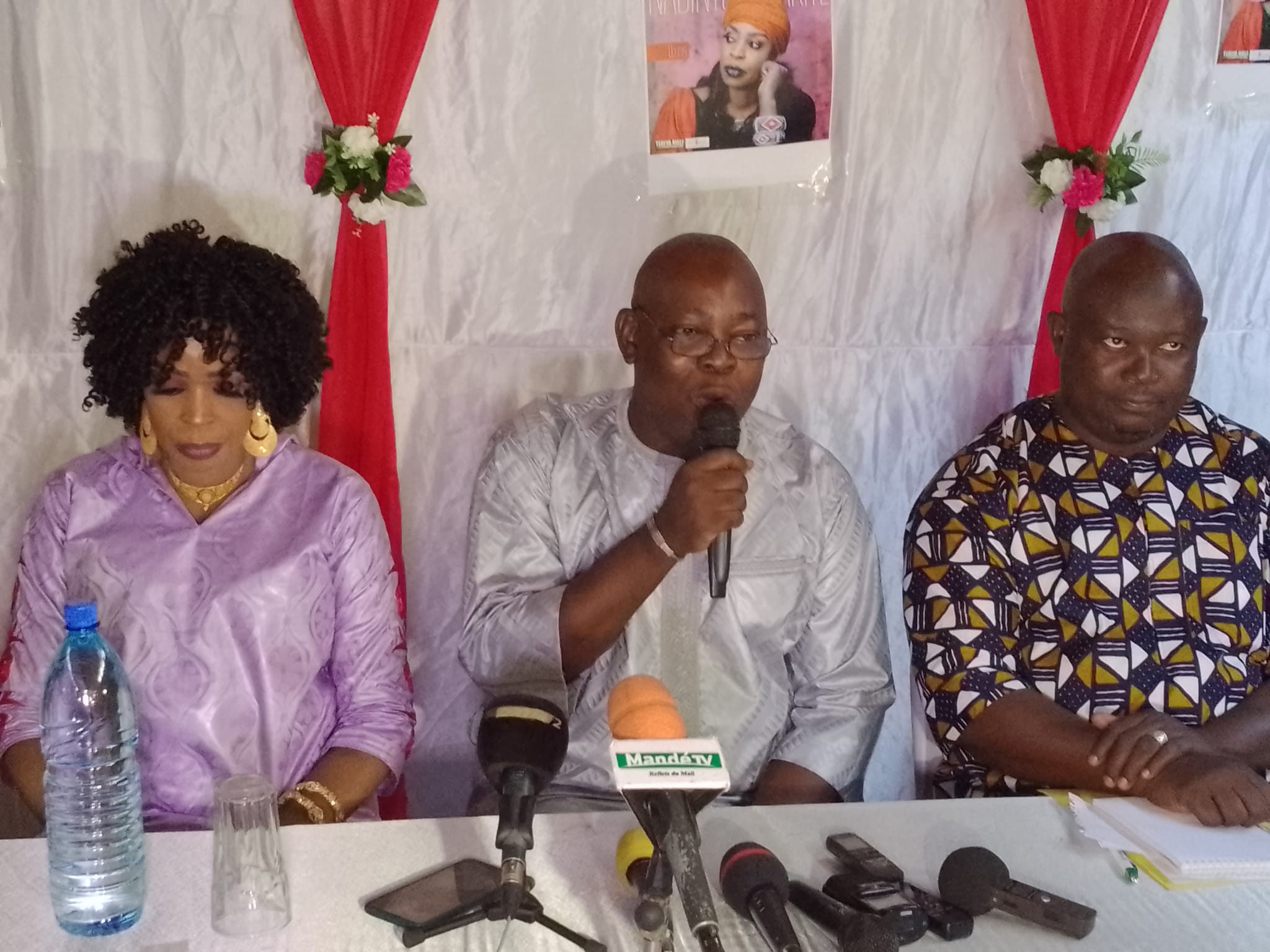 Nabintou Diakité a animé un point de presse le vendredi 26 novembre ...