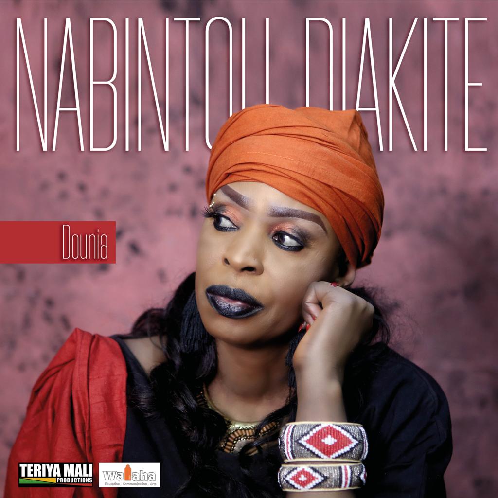 Nabintou Diakité, le Rossignol du Wassoulou, était revenue en forme et ...
